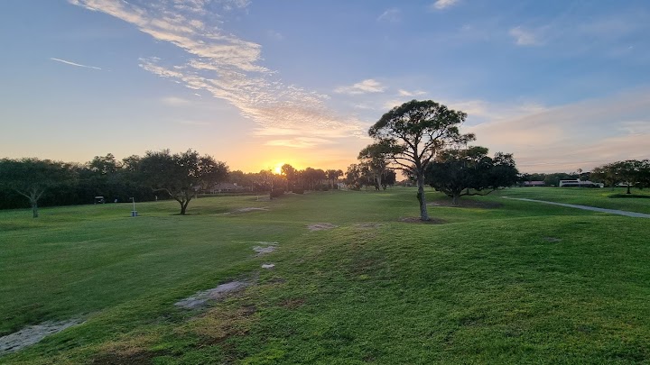 The Groves Golf Course - StayDream Vacations